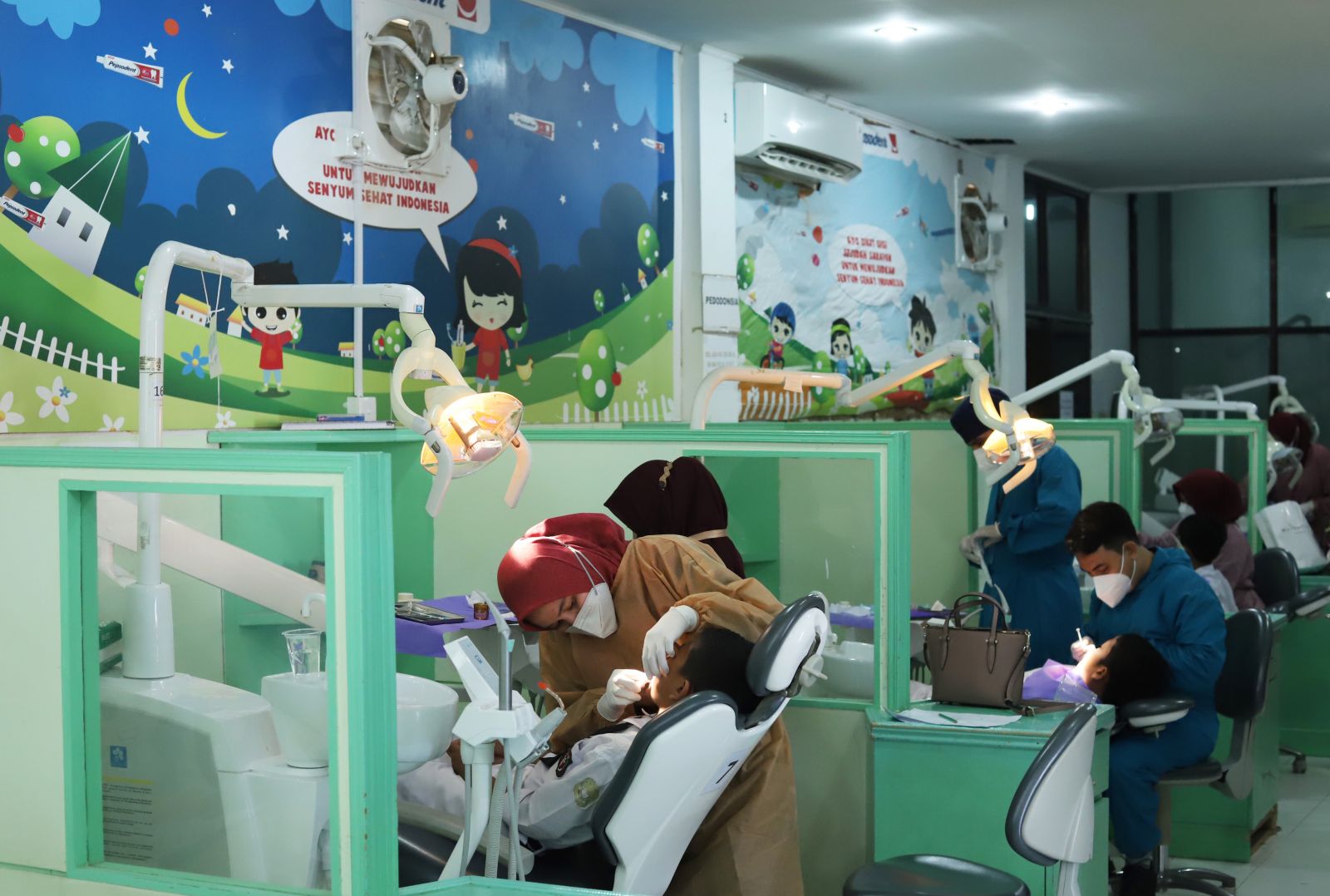 Peringati BKGN, USK Beri Pelayanan Gigi Gratis - Nukilan