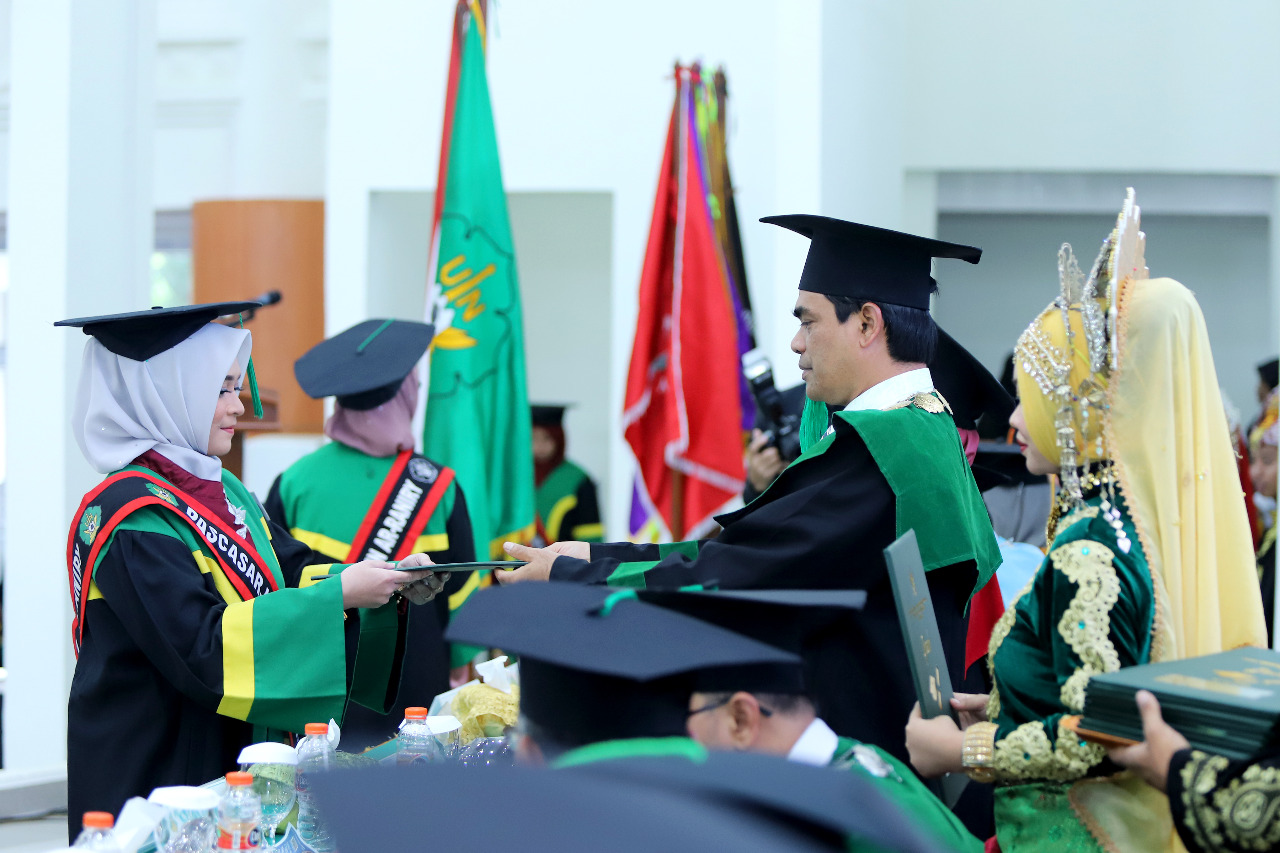 Wisuda 1.939 Lulusan, UIN Ar-Raniry Launching Satgas Hisbah Ar-Raniry - Nukilan