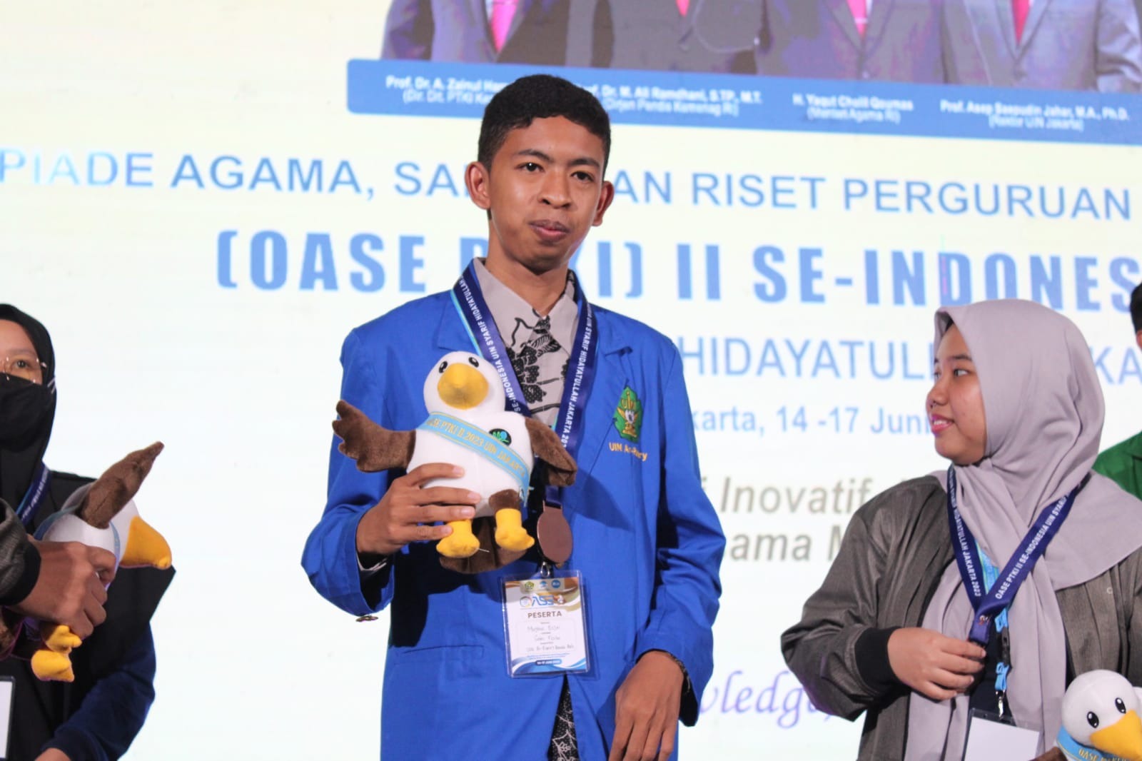 Mahasiswa Prodi Pendidikan Fisika UIN Ar-Raniry Raih Medali Perunggu OASE PTKI II Se-Indonesia ...