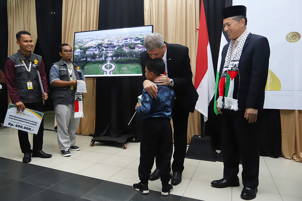 USK Serahkan Donasi Rp 108 Juta dan Program Beasiswa ke Dubes Palestina ...