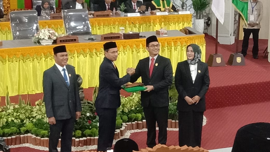 Irwansyah Dilantik Sebagai Ketua Sementara DPRK Banda Aceh - Nukilan