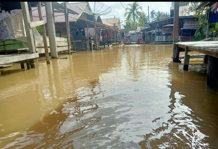 Banjir di Aceh Singkil: 19 Desa Masih Terendam, Ribuan Warga Terdampak - Nukilan
