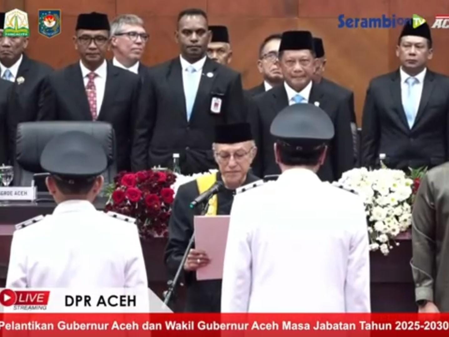 Wali Nanggroe Aceh Kukuhkan Mualem-Dek Fadh sebagai Gubernur dan Wakil Gubernur periode 2025 ...