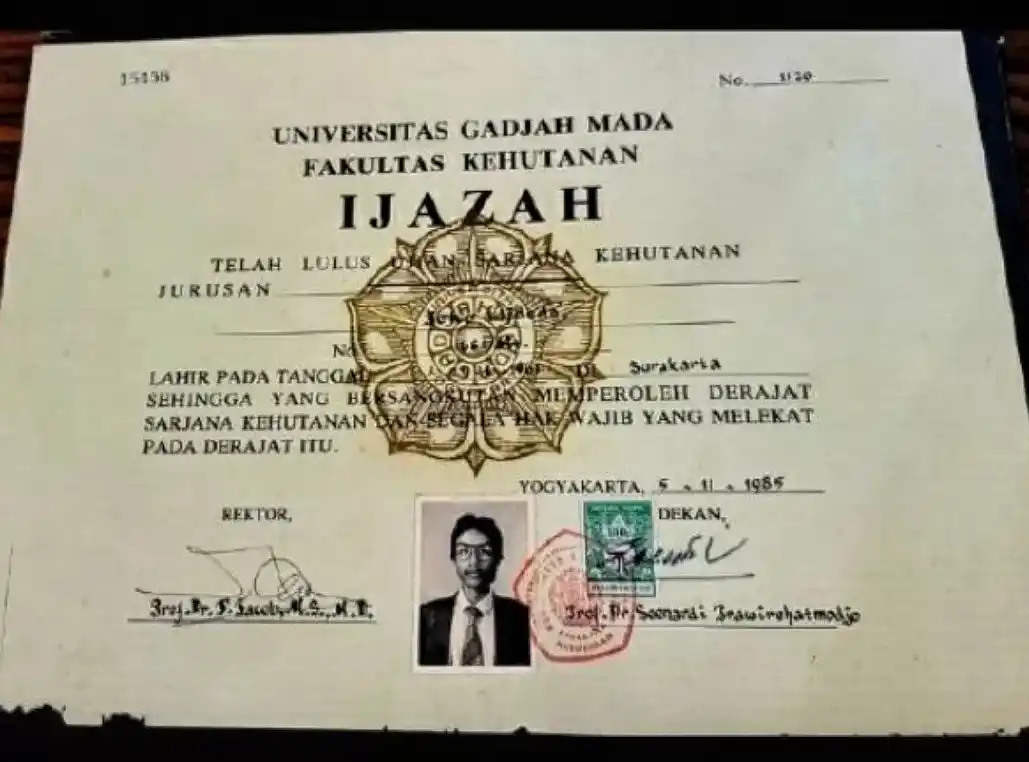 Ijazah Jokowi dan Arus Kebencian yang Tak Kunjung Usai - Nukilan